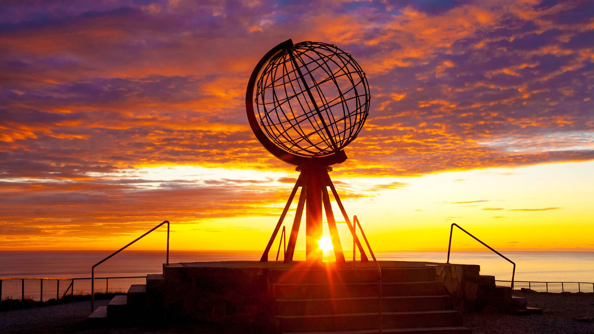 Viaje al Cabo Norte y Lofoten bajo el Sol de Medianoche | Midsommar Travel